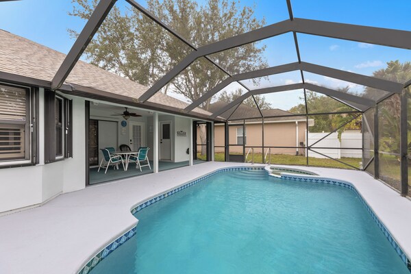Private Oasis! Heated Pool, Lanai With Poolside Bathroom, Grill, Mins To Beach! - Sebastian, FL