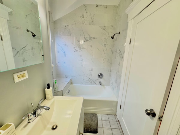Waterfront Nyc Skyline Views Spacious 4 Bedroom - West New York, NJ