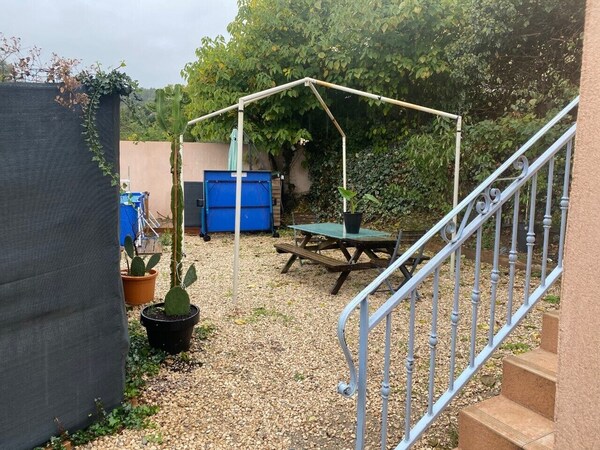 Villa Entre Montagne Et Mer T4 Avec Terrasse Et Jardin - Auriol
