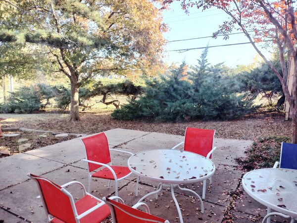 Charming Villa With 1 Huge Bedroom And Ac, Wifi In Beautiful Lawton - Lawton, OK