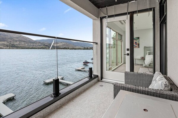 Nest Luxury Modern Lake House - Okanagan Falls