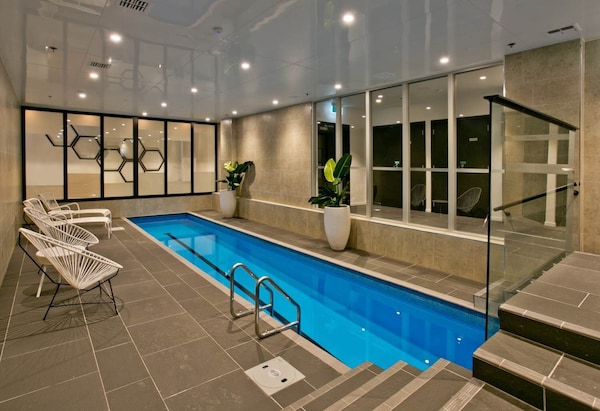 Skytower And City View 2 Bedroom Apt On High Floor - Auckland