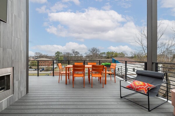 New!!! Game Room + Rooftop Deck: Minutes To Downtown Nashville - Brentwood, TN