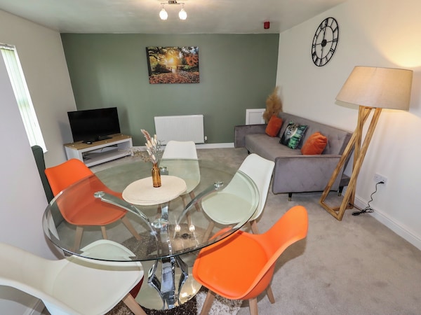 Room 8 Loft Suite Third Floor, Country Holiday Cottage In Blackpool - Lytham St Annes