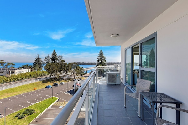 The Entrance Waterfront Apartment 425 - Central Coast