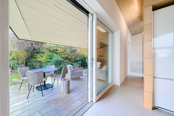 Jessamy - Sleeps 8 Guests  In 4 Bedrooms - Bournemouth