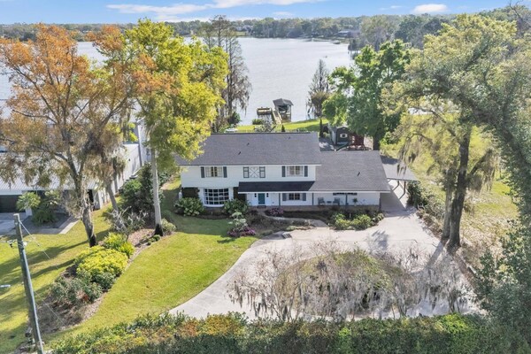 Lakeside Adventure Retreat W/ Heated Pool, Fishing Dock, Game Room & Optional 1 Hr Boat Cruise* - Winter Haven
