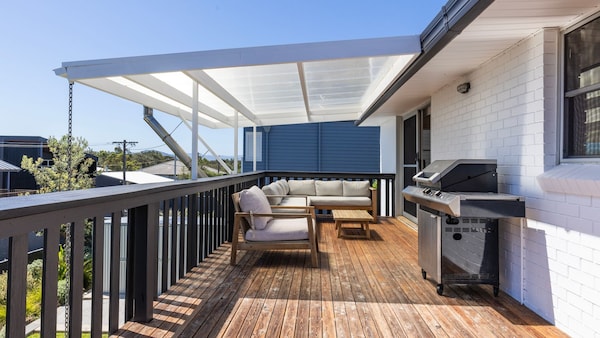 The Castle - Pet Friendly - Absolute Beachfront - Jervis Bay