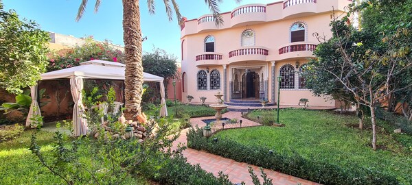 Villa Riad Pour Familles.activités Diverses Au Alentour Plage à 10 Min - Agadir