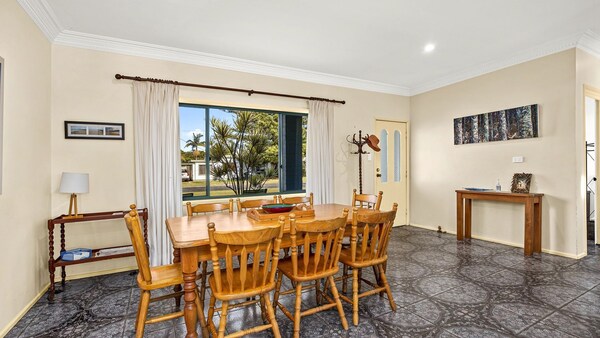 Ronnie's Cottage In Mylestom Is A Character-filled, Vintage Retreat - Urunga