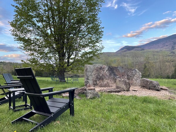 Spacious, Pet-free Mountain Retreat Perfect For Hosting Groups On 15 Acres - Waterbury Village Historic District