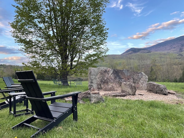 Spacious, Pet-free Mountain Retreat Perfect For Hosting Groups On 15 Acres - Montpelier, VT