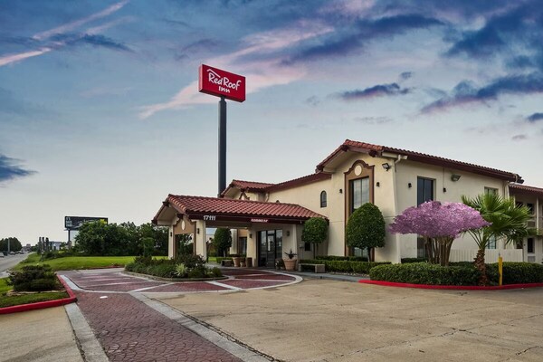 Efficient Comfort Close To Houston's Attractions, Perfect For Budget Travelers - Houston George Bush Airport (IAH)