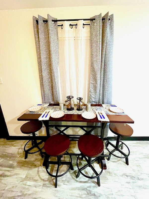 Cozy 1-bedroom Apt Minutes From Everything You Need. - Laredo, TX