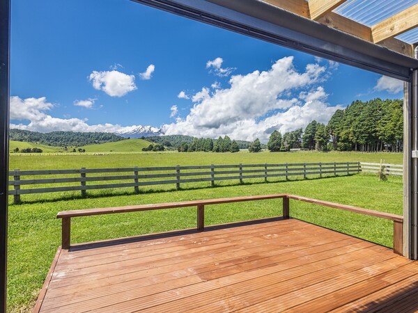 Cozy Cabin With A View - Ohakune Holiday Home - Turoa