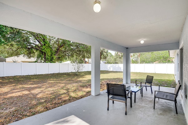 Pet-friendly Palm Coast Home: 8 Mi To Beach! - Palm Coast, FL