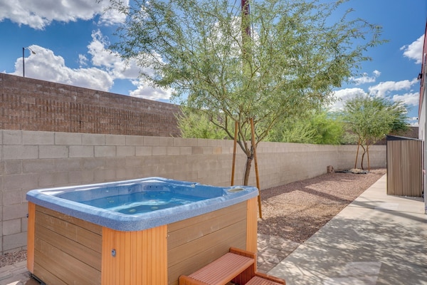 Patio & Shared Hot Tub: Tucson Fourplex Townhome! - Tucson, AZ