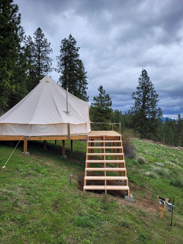 Idaho Getaways Beautiful Glamp Tent With Lakeview Of Lake Coeurdalene & Campfire - Heyburn State Park, Plummer