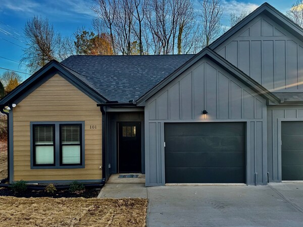 Hub City Haven-new 3 Br/2 Ba Home, Pet Friendly In Moore Near Outdoor Activities - Spartanburg, SC