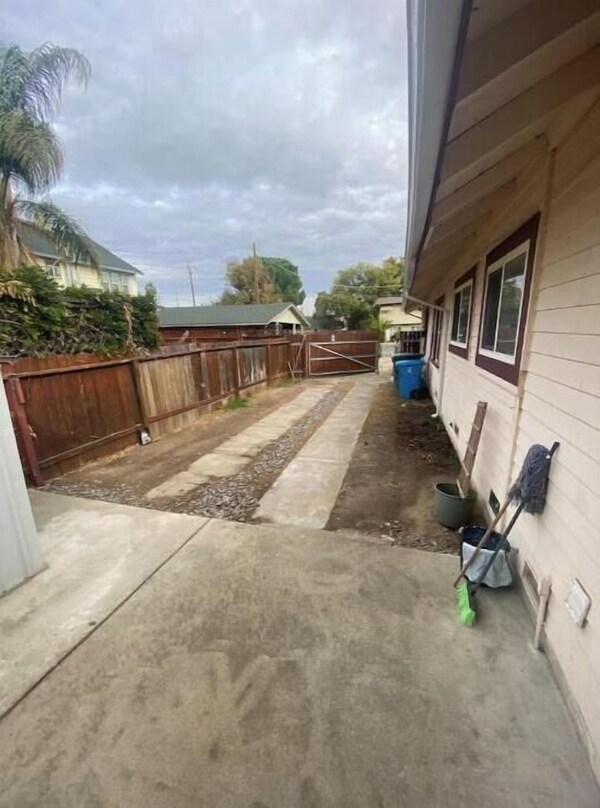 Marysville 3 Bedroom 4 Beds 2 Bath Home-oldest Little City Right In Town - Yuba City, CA