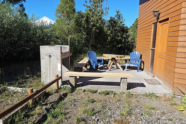 Fisherman's Hut Overlooking The Villarrica Volcano - Los Ríos