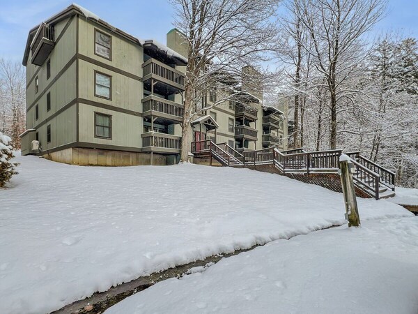 Gateway Condominiums A10, A Spacious 2-bedroom Retreat In Mendon, Vermont, For Up To 6 Guests. - Rutland, VT