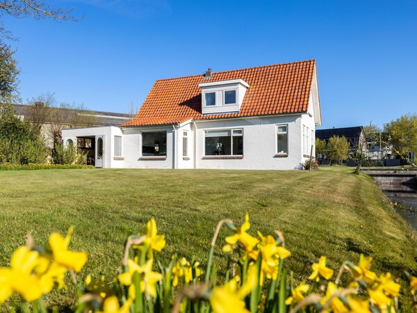 Einfamilienhaus Mit Blick Auf Tulpenfelder - Texel