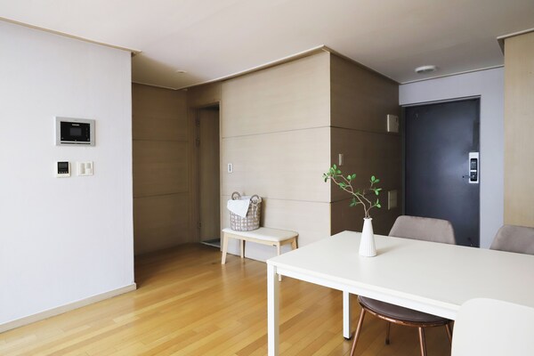 Gangnam Apartment 82m2 2 Bedrooms 2private Bathrooms Gangnam Style 2bdr - 역삼동