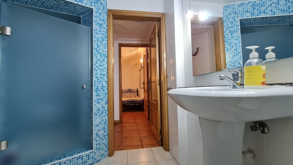 3 Room Residence - Batalha