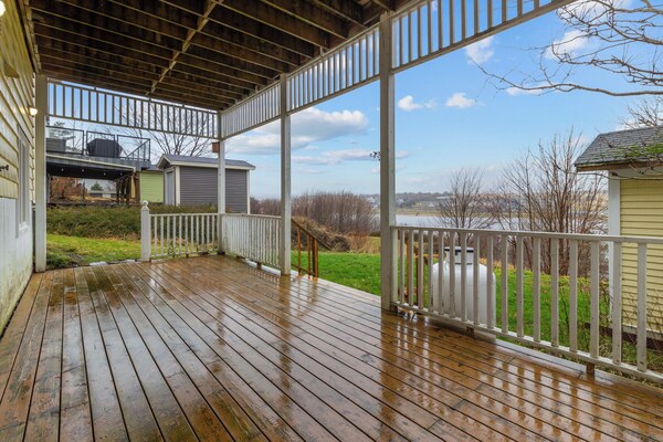 Forest House 1 Bdrm | Qv Lake View | Parking - St. John's
