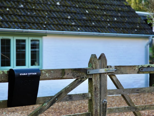 Stable Cottage, Pet Friendly, Character Holiday Cottage In Burley - Highcliffe
