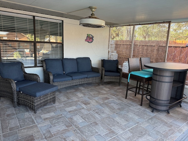 Coastal Getaway With Game Room Pool Hot Tub & Inlaw Suite In Heart Of Sebastian - Sebastian, FL