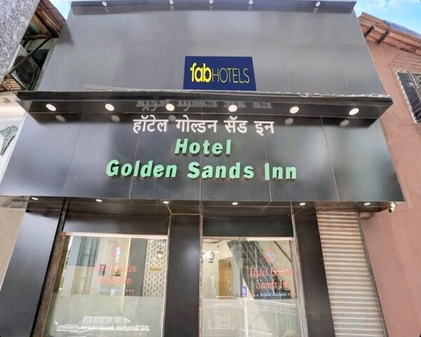 Charming 9-bedroom Hotel With Ac And Wifi In Wonderful Mumbai - Mumbai