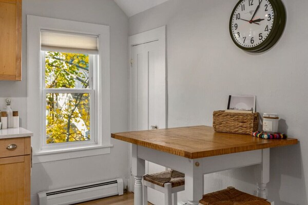 West-end Gem 2br Live Like A Local In Portsmouth - Portsmouth, NH