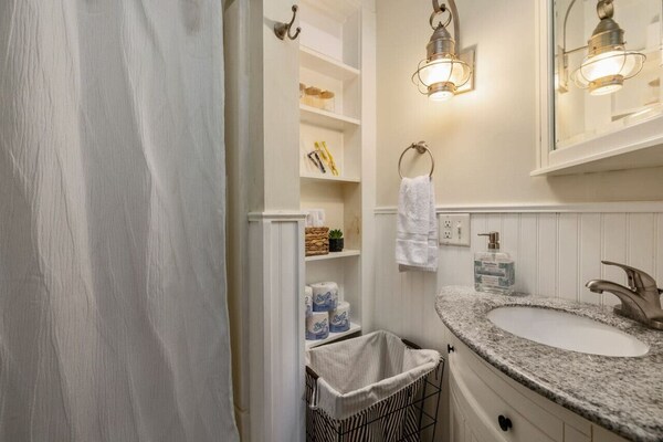 Newburyport Flat Downtown Living King Bed - Newburyport, MA