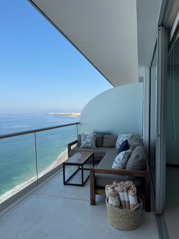 Spacious 3-bedroom Apartment With Wifi, Ac In Welcoming Puerto Vallarta - Puerto Vallarta
