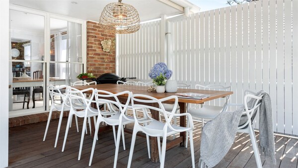 Burra Beach Shack  Stay5 Pay 4 - Shoalhaven Heads