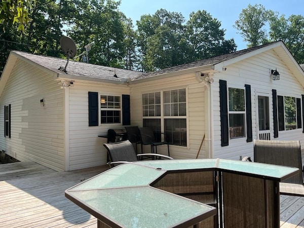 Charming 2-bedroom House With Ac And Wifi On High Rock Lake, Lexington - Tuckertown Reservoir, NC