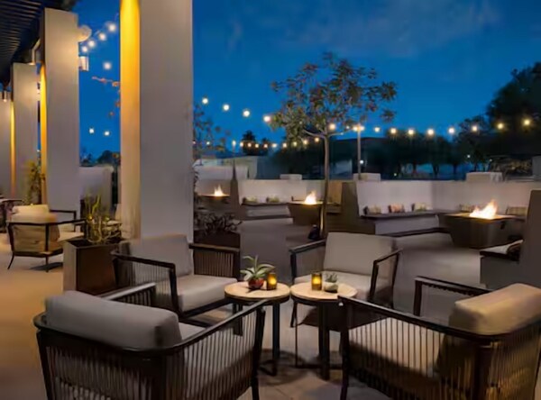 Room W/ Streaming Entertainment & Modern Decor Near Tucson Convention Center - Tucson, AZ