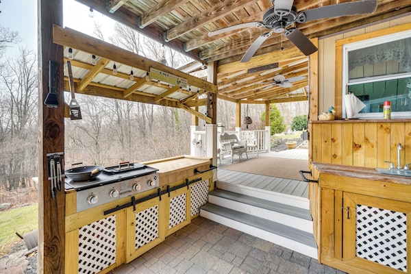 Knoxville Home: On-site Hiking & Outdoor Kitchen! - Harpers Ferry, WV