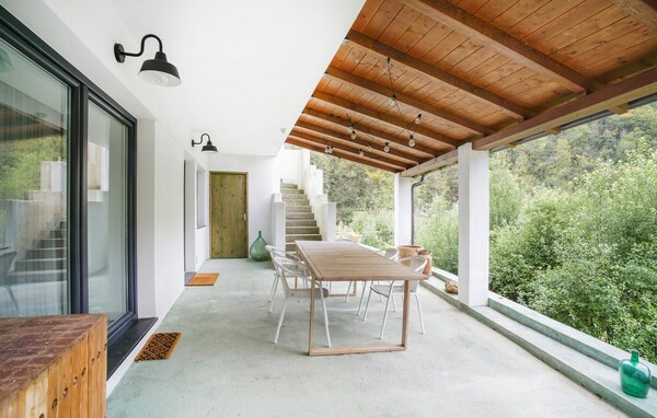 Bonita Casa De 3 Dormitorios En Molini. - Liguria