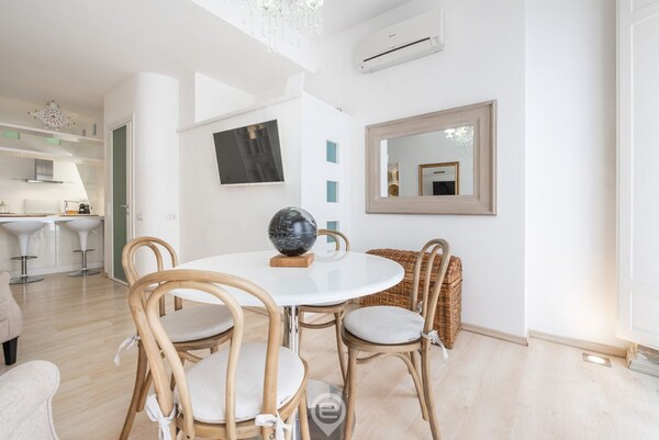 Charming Apartment In The City Center - Cagliari