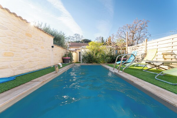 Maison De Vacances 'Le Chalet Houda Et Spa En Option' Avec Piscine Privée, Wi-fi Et Climatisation - Marguerittes