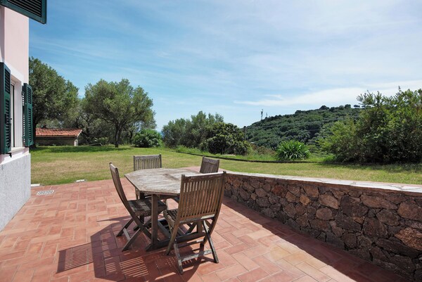 Apartment 'Zafferano Suites - Mirto' With Sea View, Private Terrace And Wi-fi - Varazze