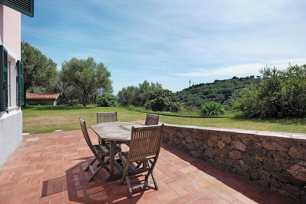 Ferienwohnung 'Zafferano Suites - Mirto' Mit Meerblick, Privater Terrasse Und Wi-fi - Arenzano