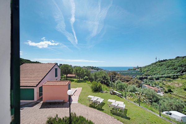 Appartamento 'Zafferano Suites - Origano' Con Vista Mare, Giardino In Comune E Wi-fi - Celle Ligure