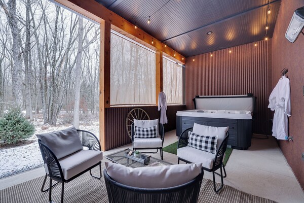 Newly Built Barndominium W/ Golf Sim, Hot Tub, Firepit, Minutes To Jim Thorpe! - Jim Thorpe, PA