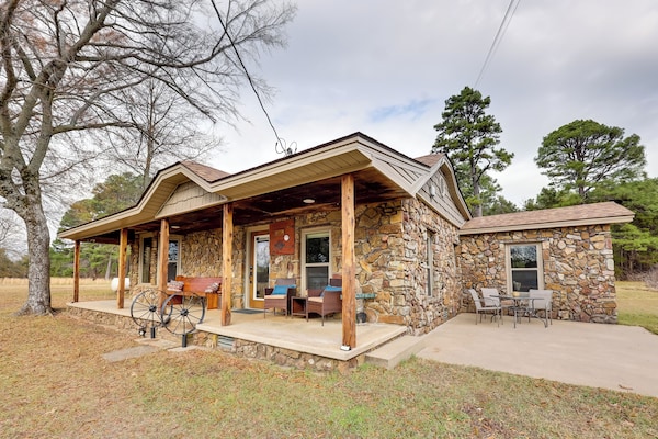 Near Blue Mountain Lake & Atv Trails: Cabin Escape - Mount Magazine State Park, Paris