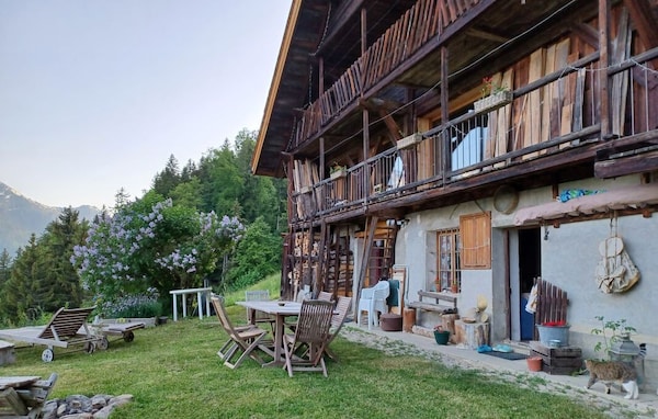 In A Beaufortain Alpine Chalet - Notre-Dame-de-Bellecombe