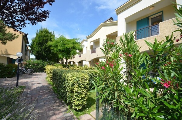 New Apartment For 7 People With Private Garden And Pool By Beahost Rentals - Bibione